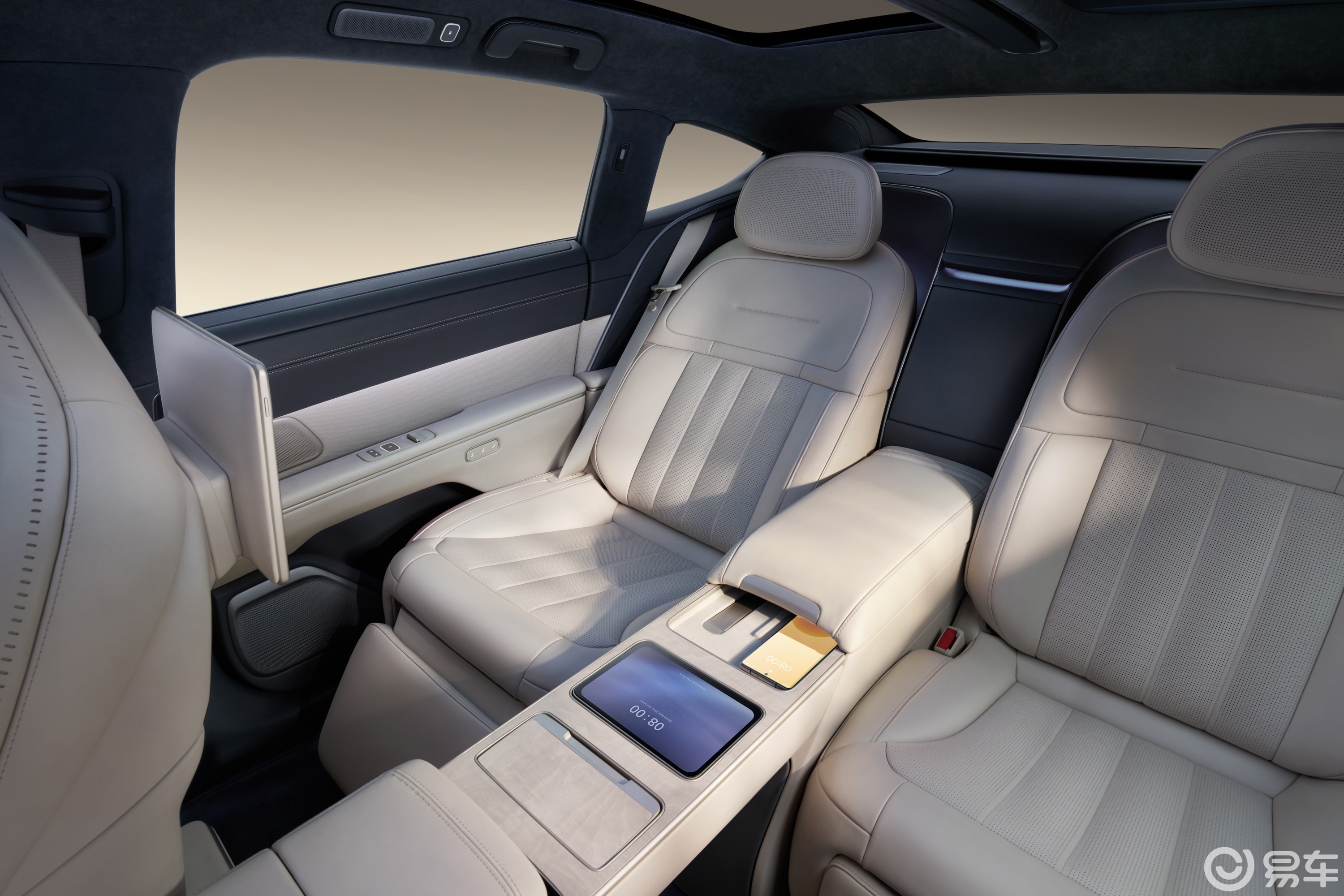 【蔚来ET9图片-汽车图片大全】-易车