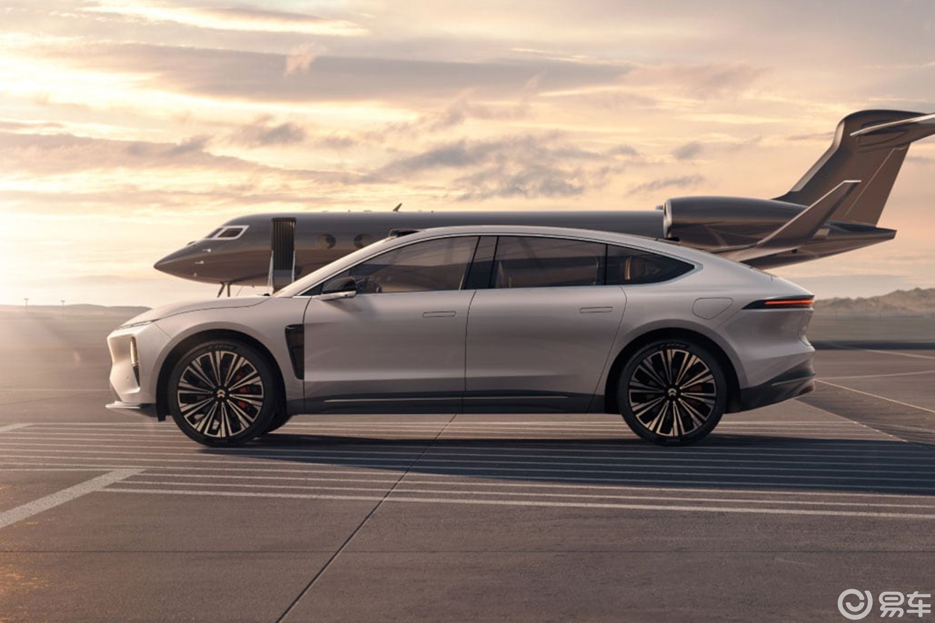 【蔚来ET9图片-汽车图片大全】-易车