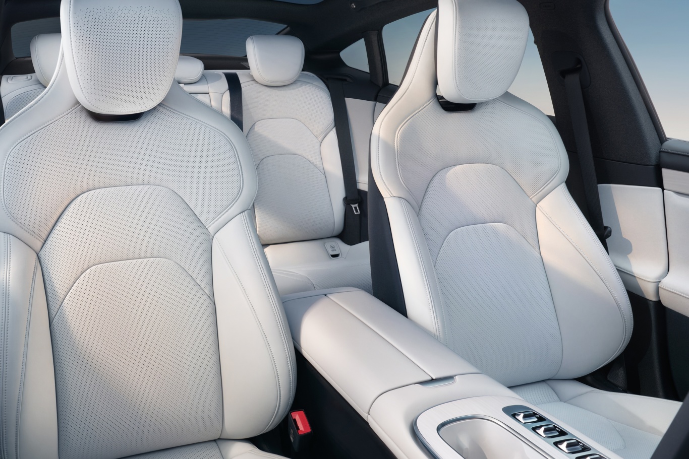 【小米SU7图片-汽车图片大全】-易车