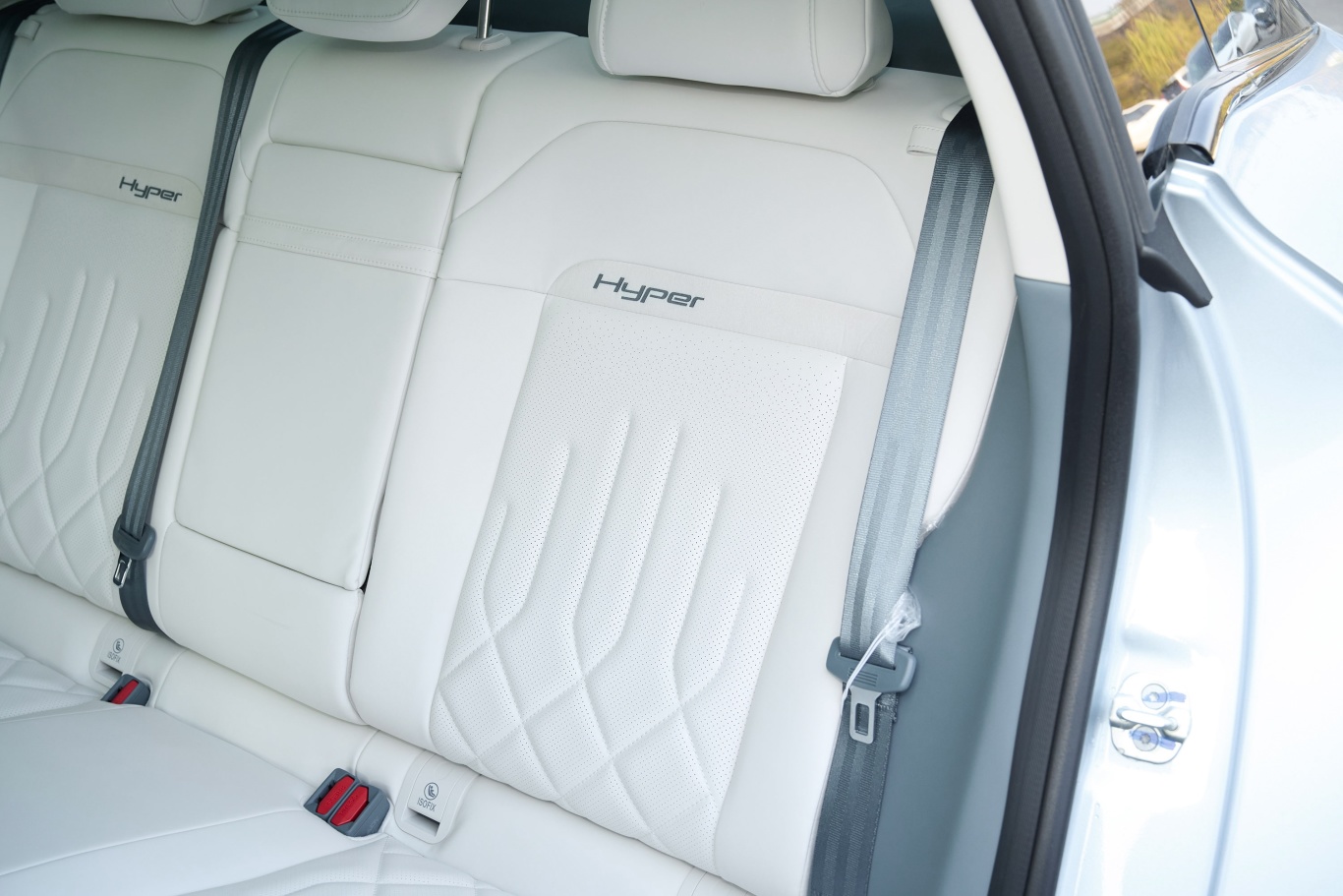 【昊铂GT710km 超充七翼版后排空间图片-汽车图片大全】-易车