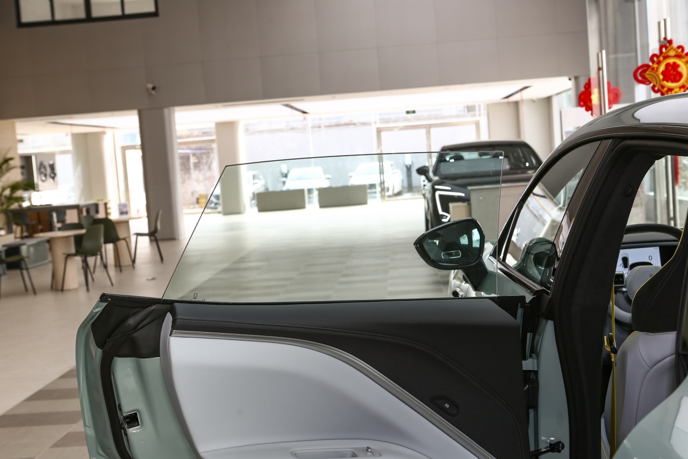 【阿维塔11鸿蒙版 580km 四驱版 5座后排侧窗遮阳帘图片-汽车图片大全】-易车