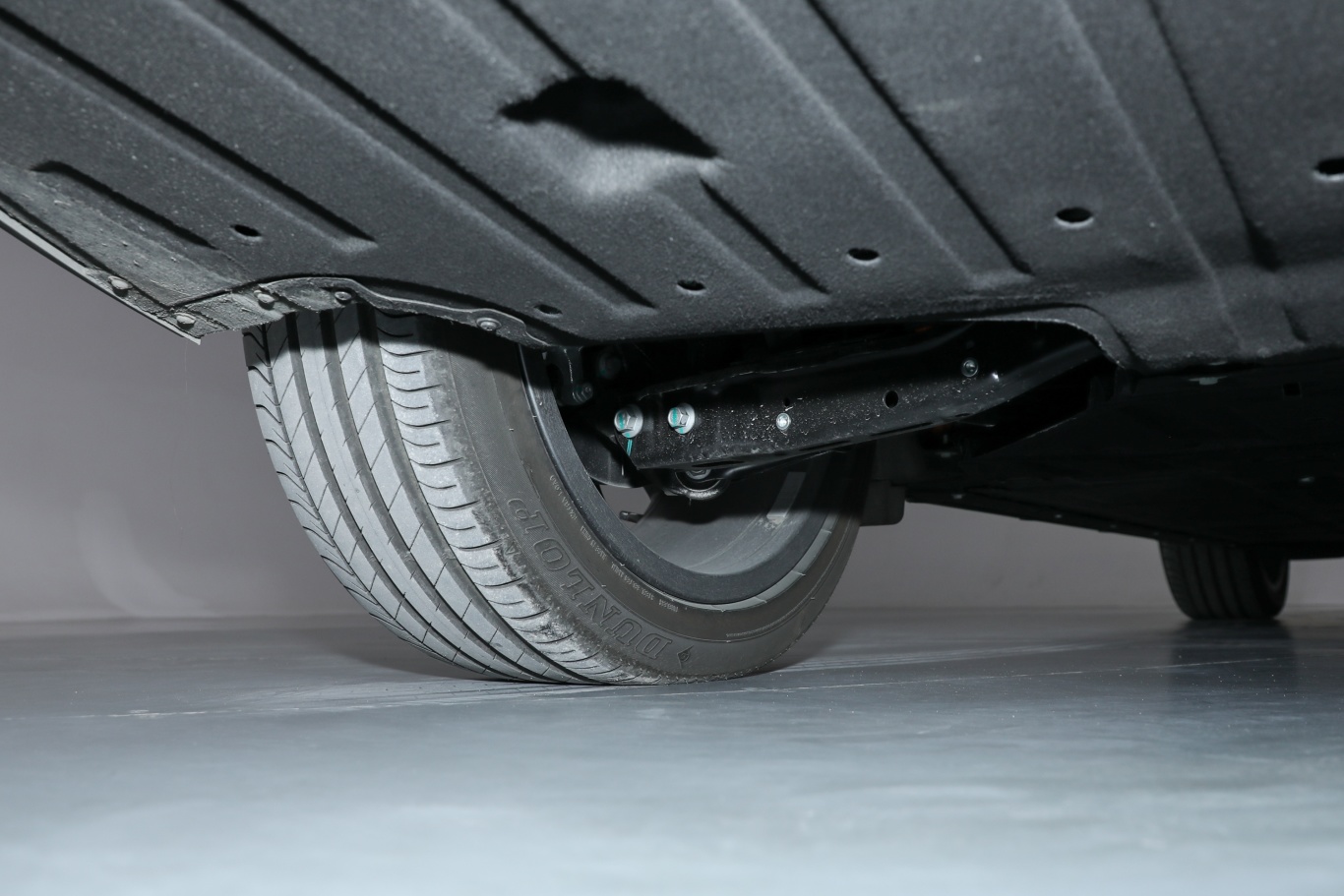 【零跑C10纯电版 530km 530激光雷达版动力底盘图片-汽车图片大全】-易车