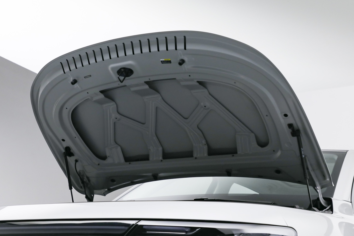 【零跑C10纯电版 530km 530激光雷达版前舱盖内侧图片-汽车图片大全】-易车