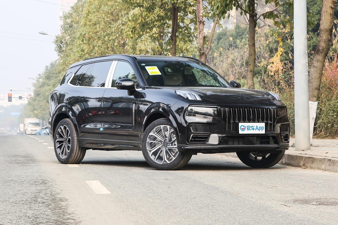 【领克09 EM-PEM-P 2.0T 190km Halo 6座侧前45度车头向右水平图片-汽车图片大全】-易车