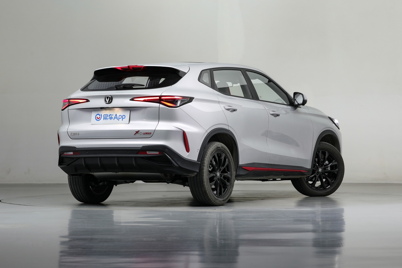【长安X5 PLUS1.5T 智尊型侧后45度车头向右水平图片-汽车图片大全】-易车