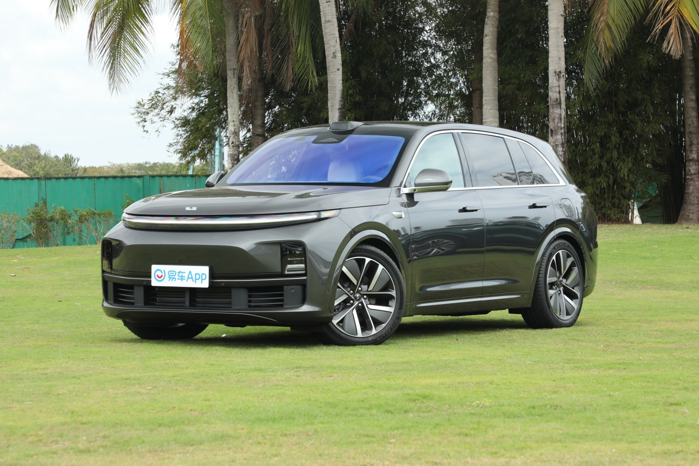 【理想L7L7 Ultra侧前45度车头向左水平图片-汽车图片大全】-易车