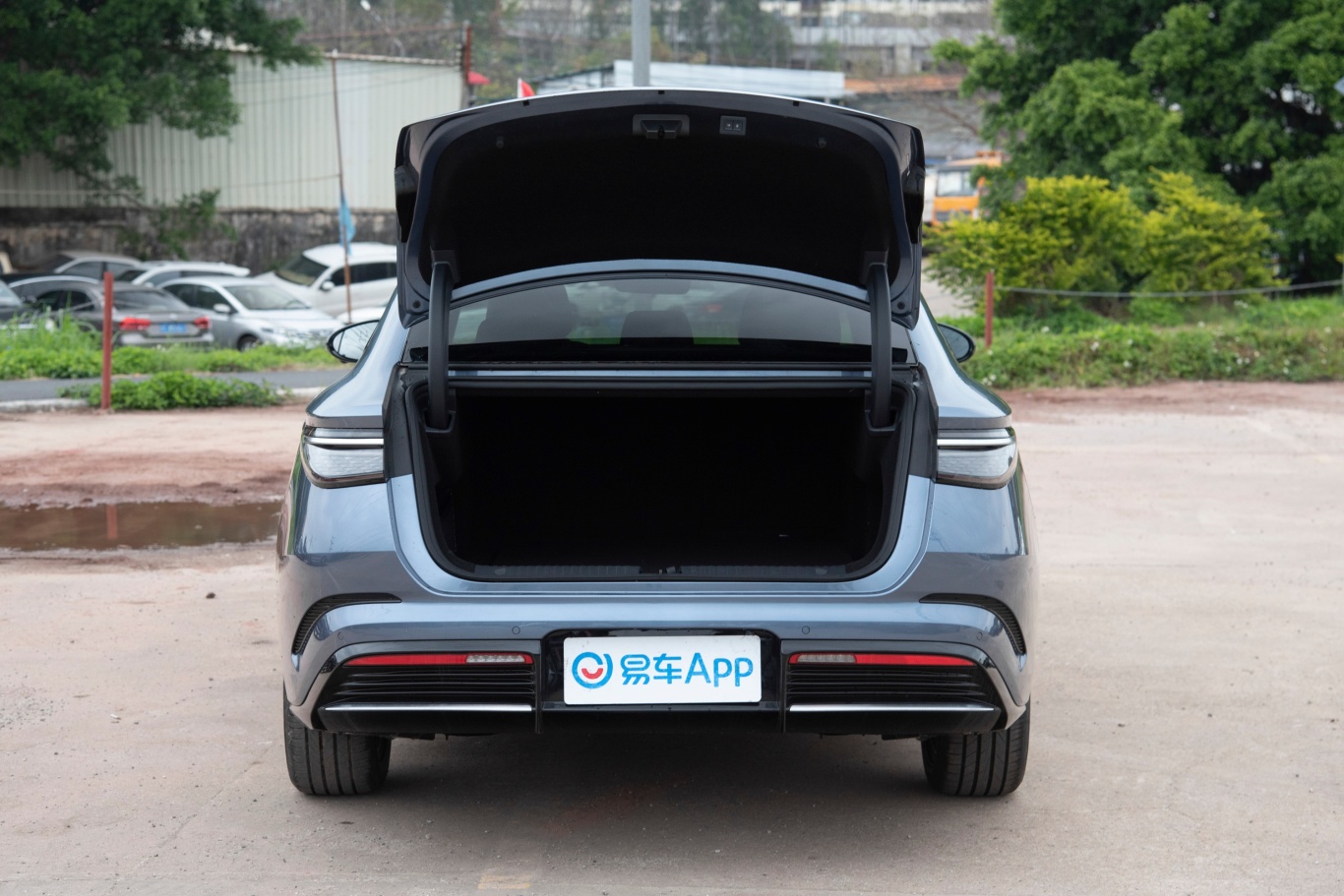 【海豹DM-i 荣耀版 1.5L 121km 尊贵型后备厢图片-汽车图片大全】-易车