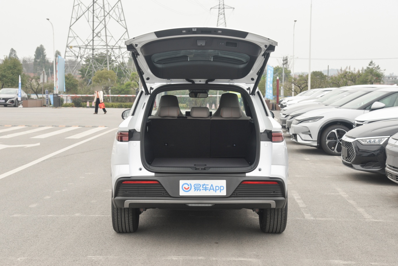 【宋Pro新能源DM-i 荣耀版 1.5L 110km 卓越型后备厢图片-汽车图片大全】-易车