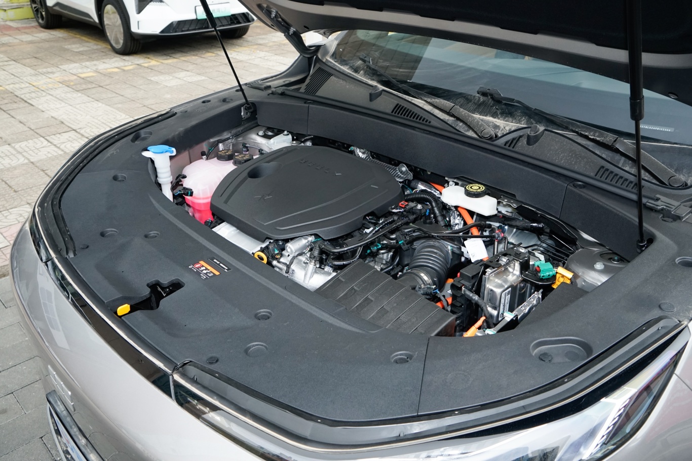 【银河L7龙腾版 1.5T 115km 星舰动力底盘图片-汽车图片大全】-易车