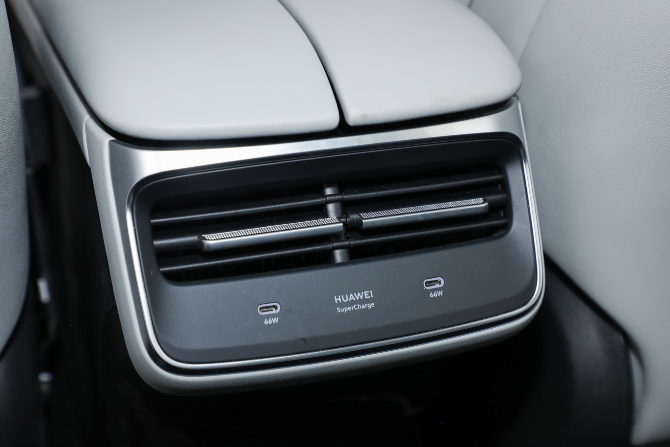 【智界S7630km 四驱Max RS后排功能图片-汽车图片大全】-易车