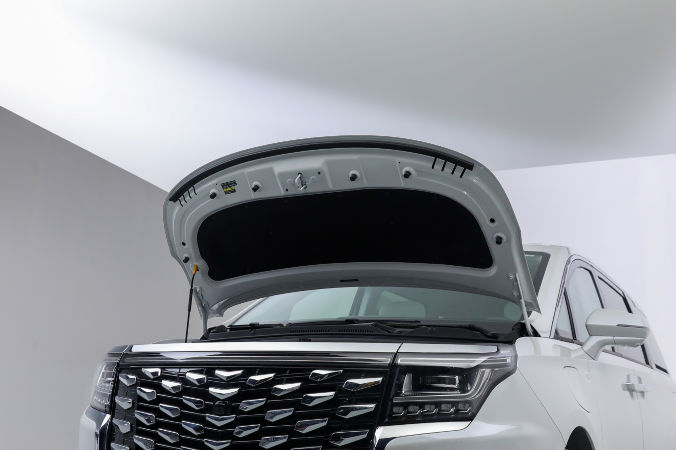 【瑞风RF8 PHEV智聆版 1.5T 150km 旗舰型前舱盖内侧图片-汽车图片大全】-易车