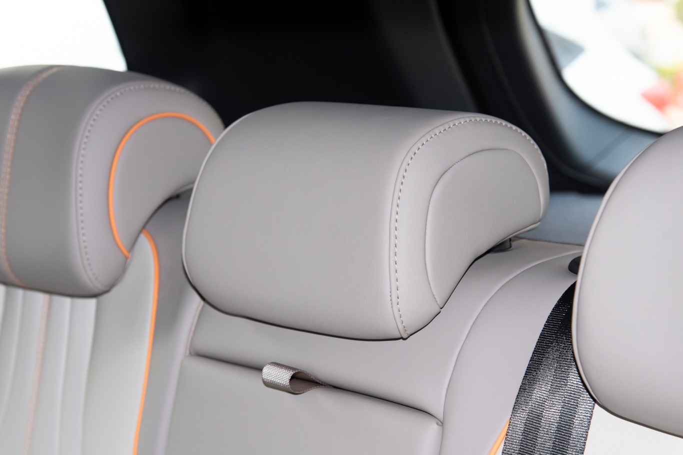 【宋Pro新能源DM-i 荣耀版 1.5L 71km 领先型后排功能图片-汽车图片大全】-易车