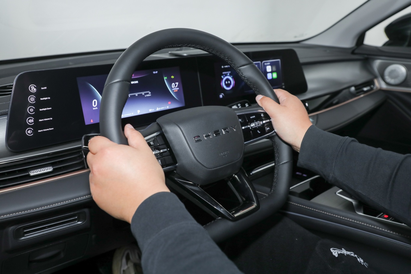 【欧萌达守护版 1.5T CVT守护PLUS版主驾驶位图片-汽车图片大全】-易车