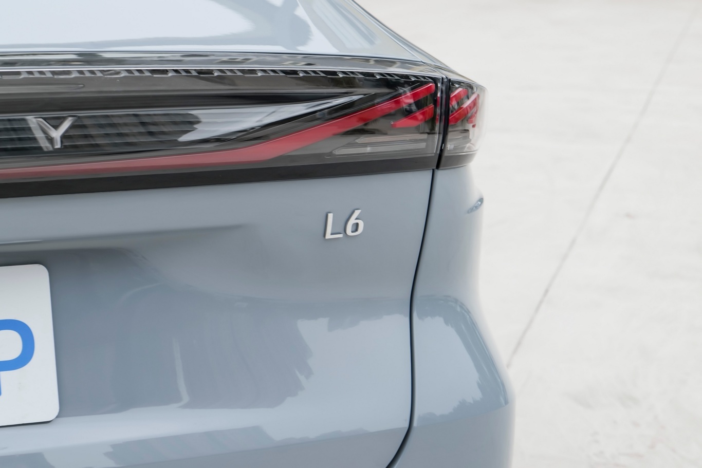 【银河L6龙腾版 1.5T 125km PLUS外观细节图片-汽车图片大全】-易车