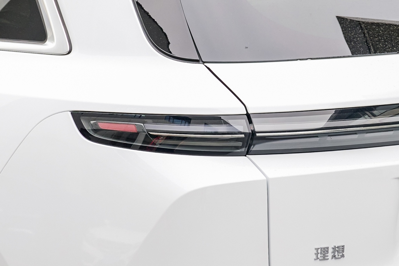 【理想L7L7 Max尾灯侧45度俯拍图片-汽车图片大全】-易车