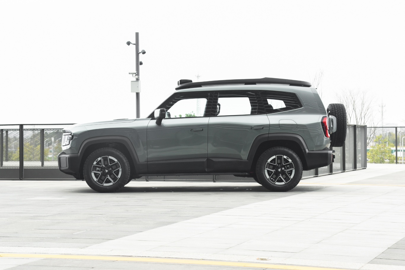 【深蓝G318174km 四驱空悬版正侧车头向左水平图片-汽车图片大全】-易车