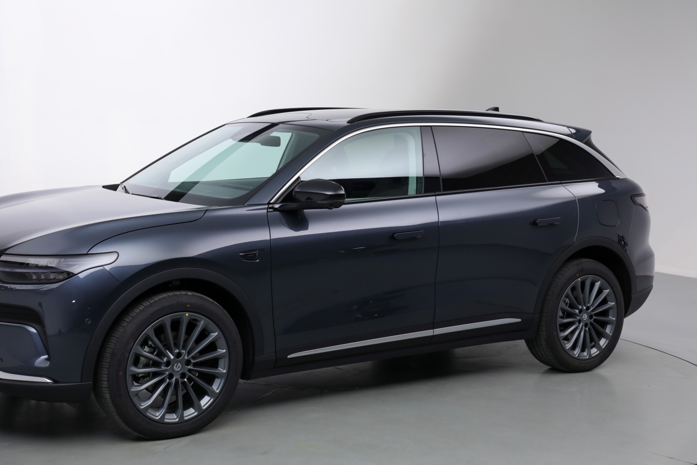 【零跑C11增程版 300km 300尊享版外观细节图片-汽车图片大全】-易车