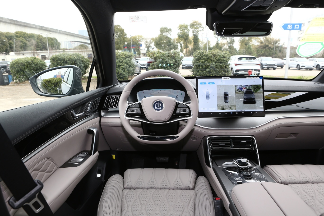 【唐新能源DM-i 荣耀版 1.5T 200km 前驱旗舰型 7座驾驶位区域图片-汽车图片大全】-易车