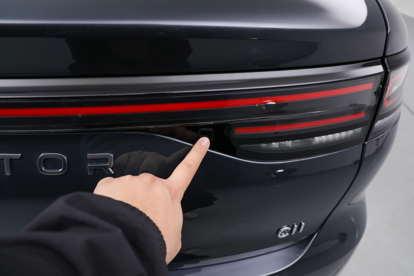 【零跑C11增程版 300km 300尊享版后备厢图片-汽车图片大全】-易车