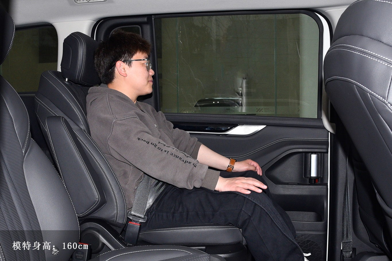 【大通G20改款 PLUS 2.0T 自动豪华版 7座 柴油后排空间体验图片-汽车图片大全】-易车