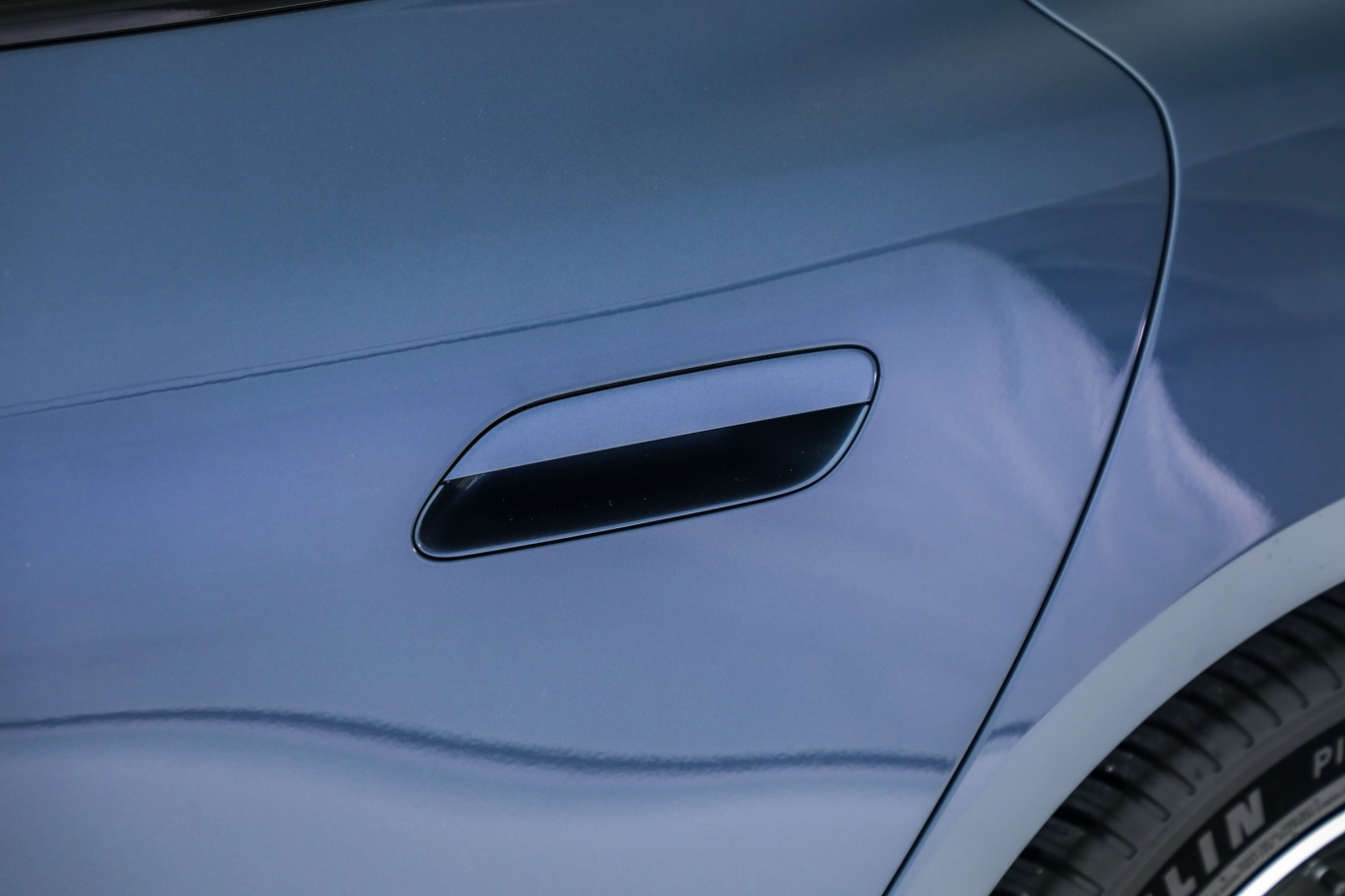 【小米SU7800km 四驱Max超长续航版驾驶员侧后门把手图片-汽车图片大全】-易车