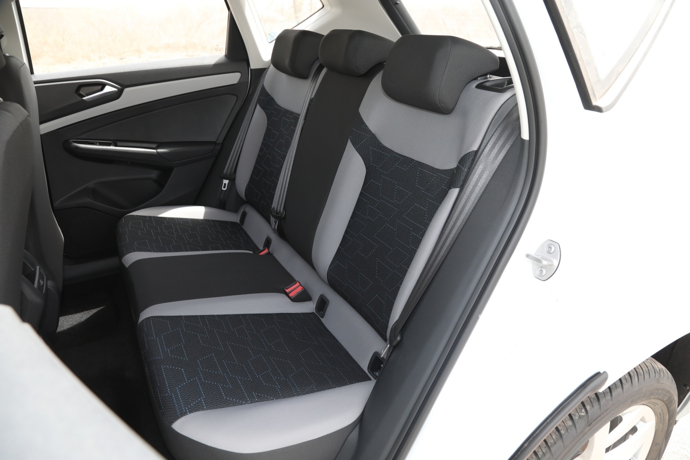 【捷达VS5280TSI 自动先锋版后排座椅图片-汽车图片大全】-易车