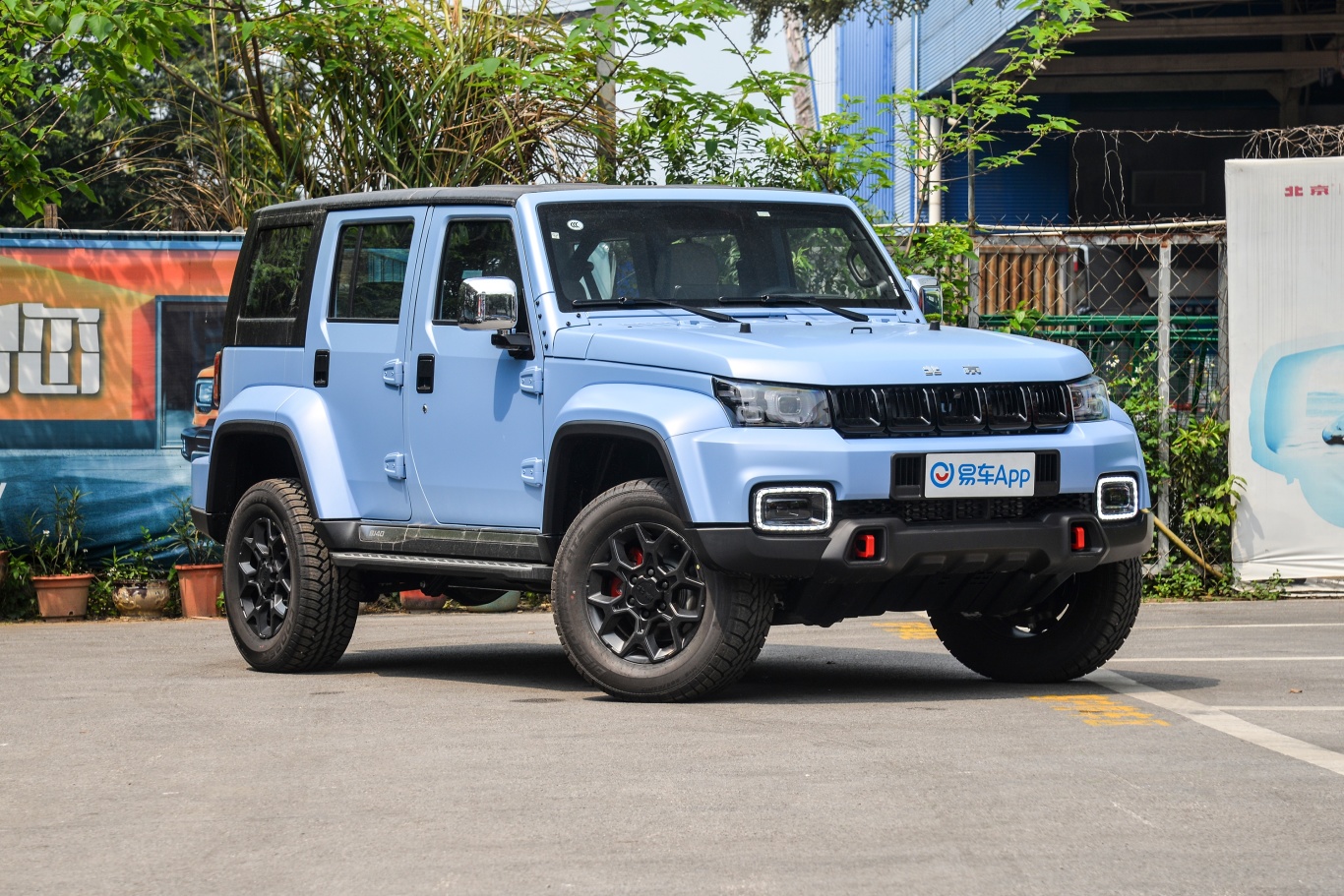【北京越野BJ40刀锋英雄版 2.0T 荣耀版 柴油侧前45度车头向右水平图片-汽车图片大全】-易车