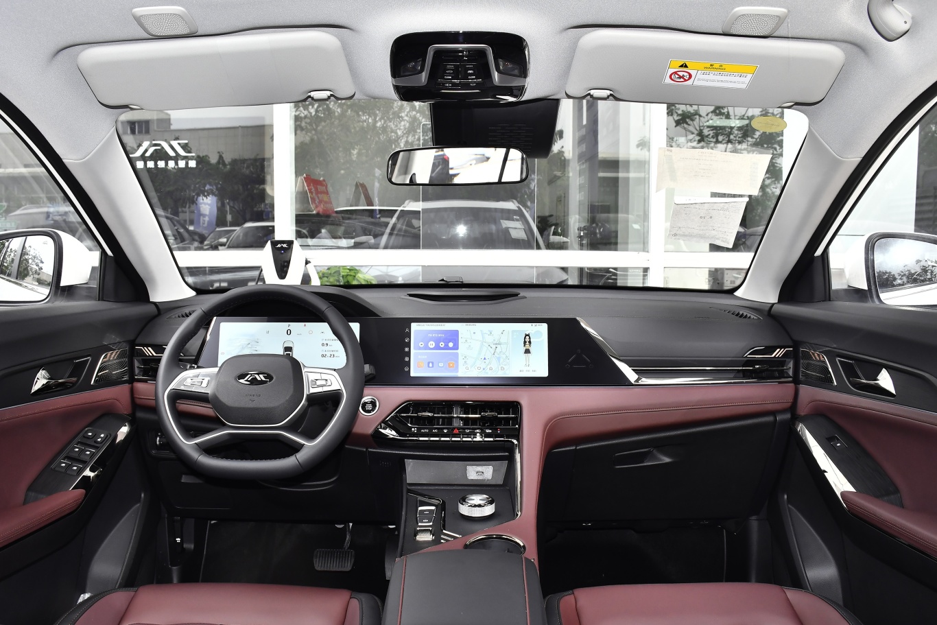 【江淮X8 PLUS1.5T 双离合智旅版 7座内饰全景正拍图片-汽车图片大全】-易车