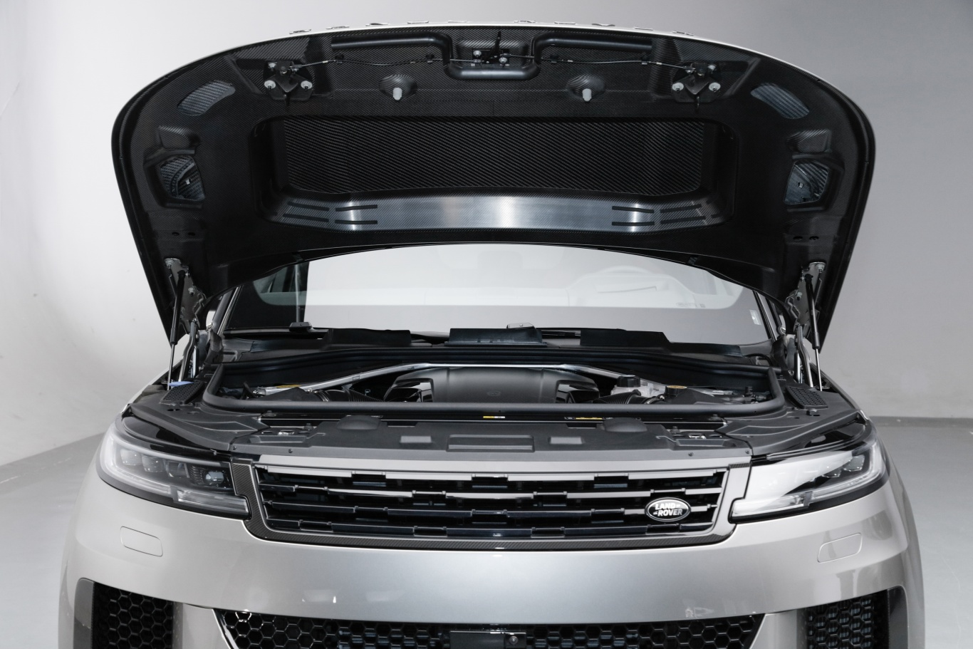 【揽胜运动版4.4T SV Edition One发动机舱整体图片-汽车图片大全】-易车