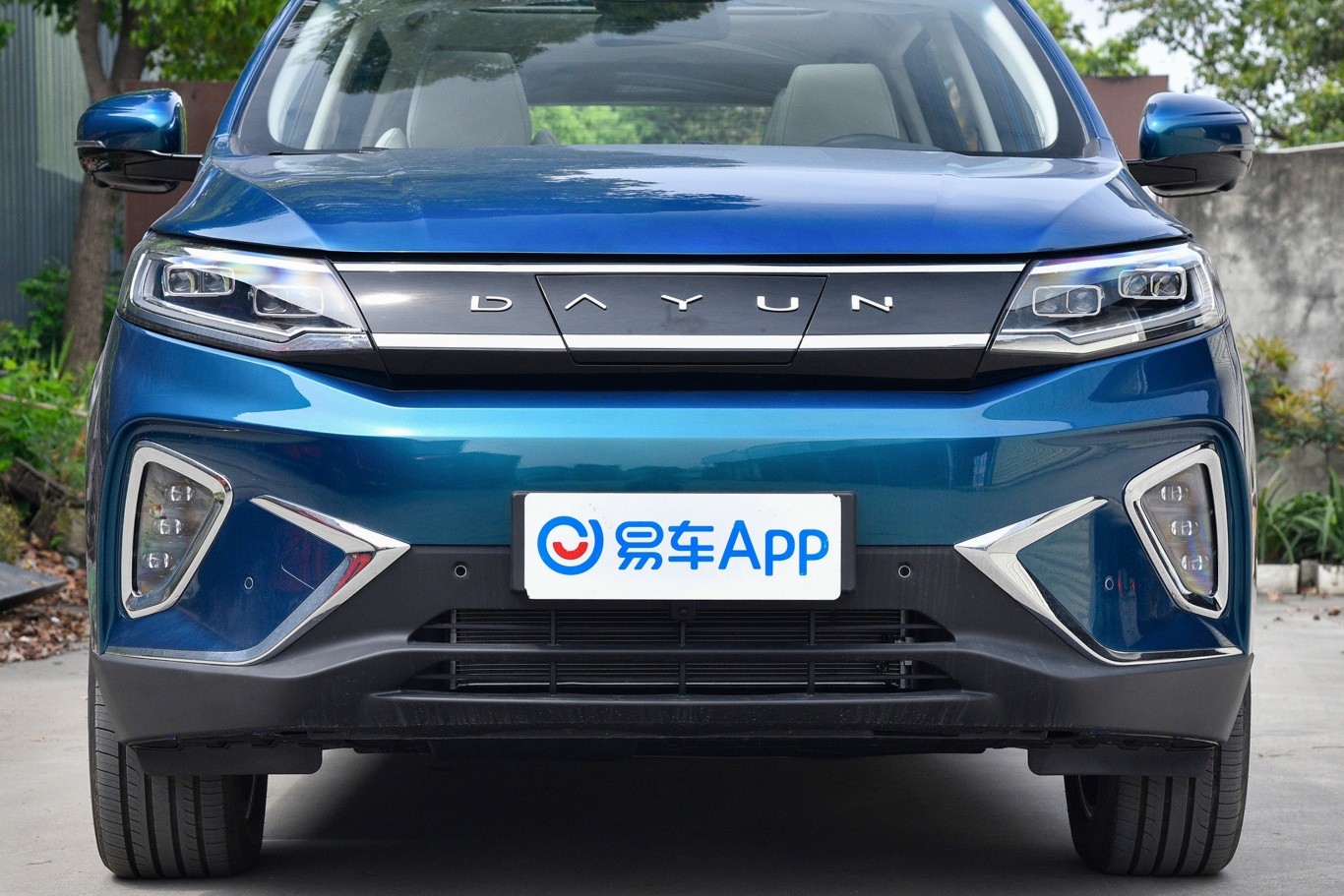 【远志M1改款 450km 尊贵版 7座外观细节图片-汽车图片大全】-易车