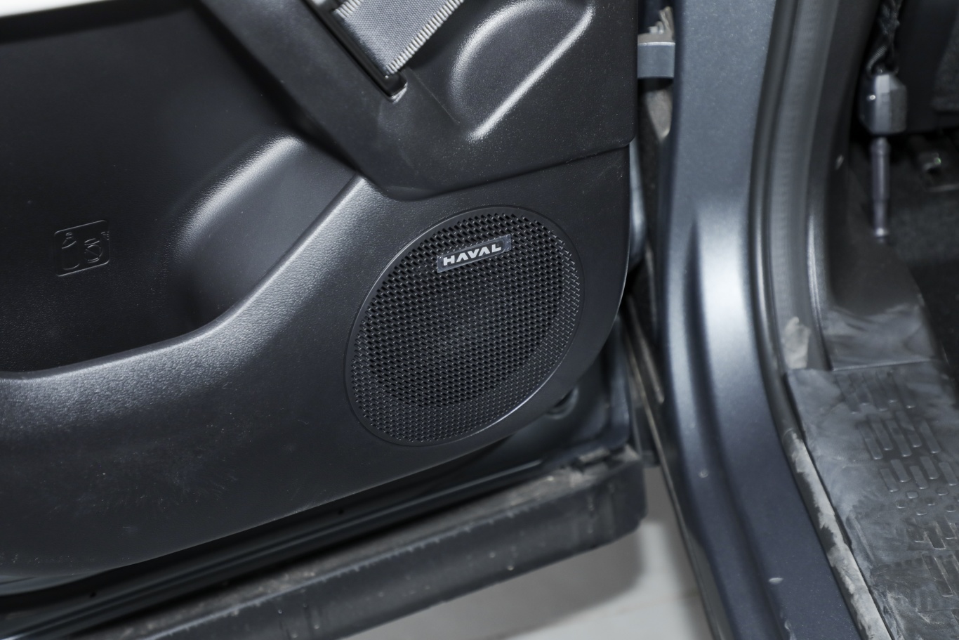 【哈弗猛龙1.5T Hi4 145km 穿越版后排功能图片-汽车图片大全】-易车