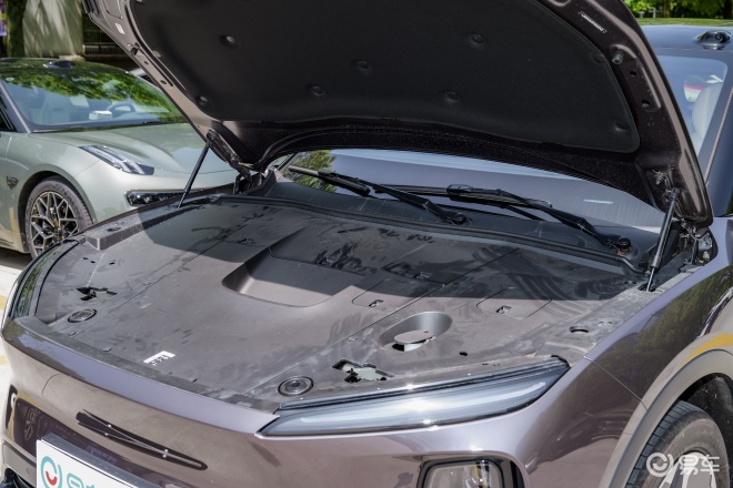 第20万台蔚来ES6正式交付 售价33.80万起_易车