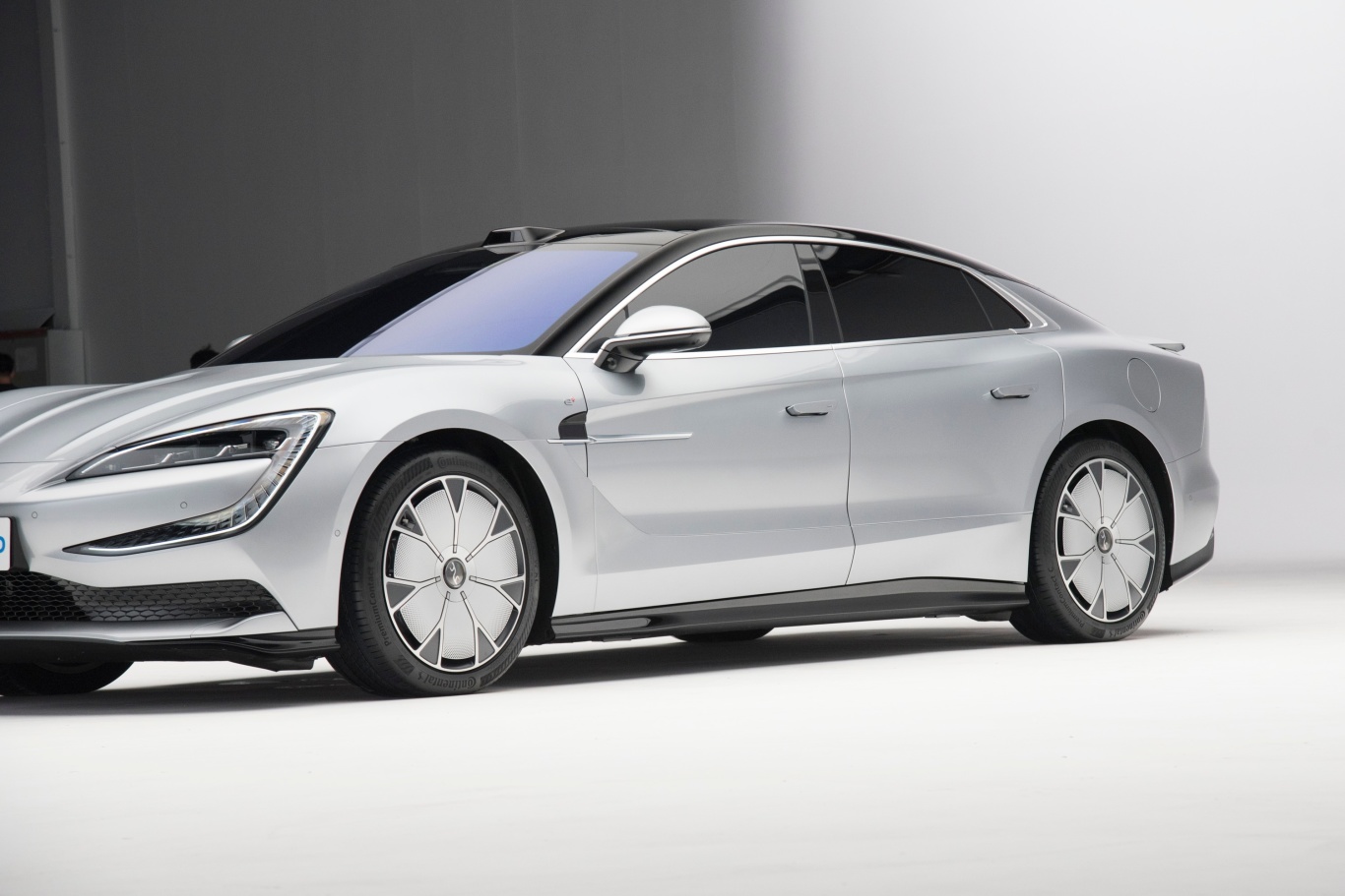 【仰望U7EV 720km 豪华版 5座外观细节图片-汽车图片大全】-易车