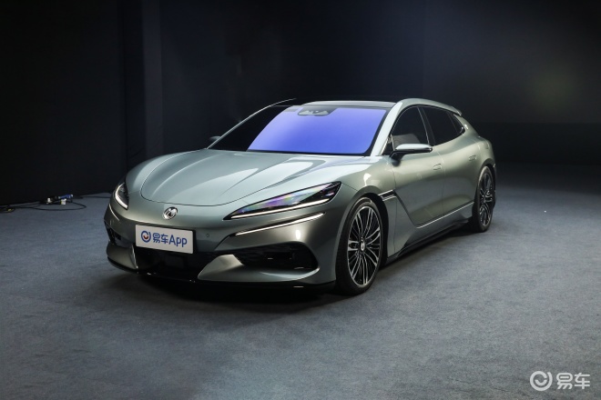 腾势Z9GT实车亮相 配备三台驱动电机_易车