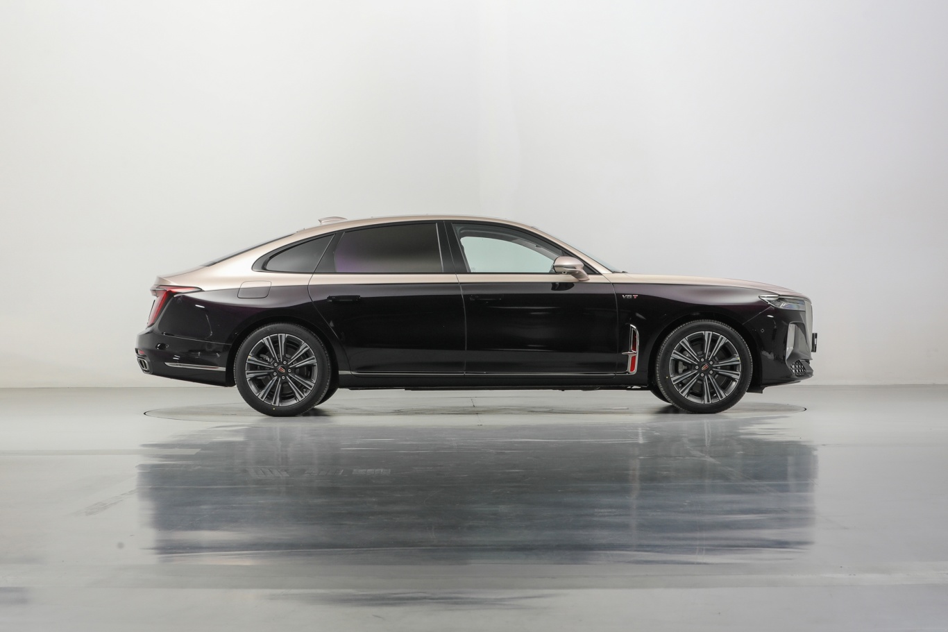 【红旗H93.0T 四驱旗领私享风尚版 4座正侧车头向右水平图片-汽车图片大全】-易车