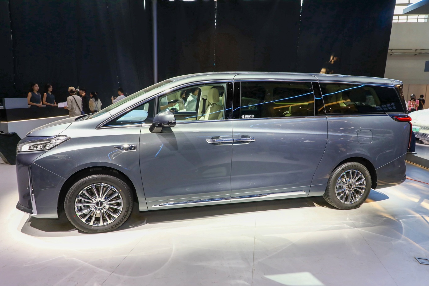 【魏牌高山1.5T 170km 四驱行政加长版 6座图片-汽车图片大全】-易车