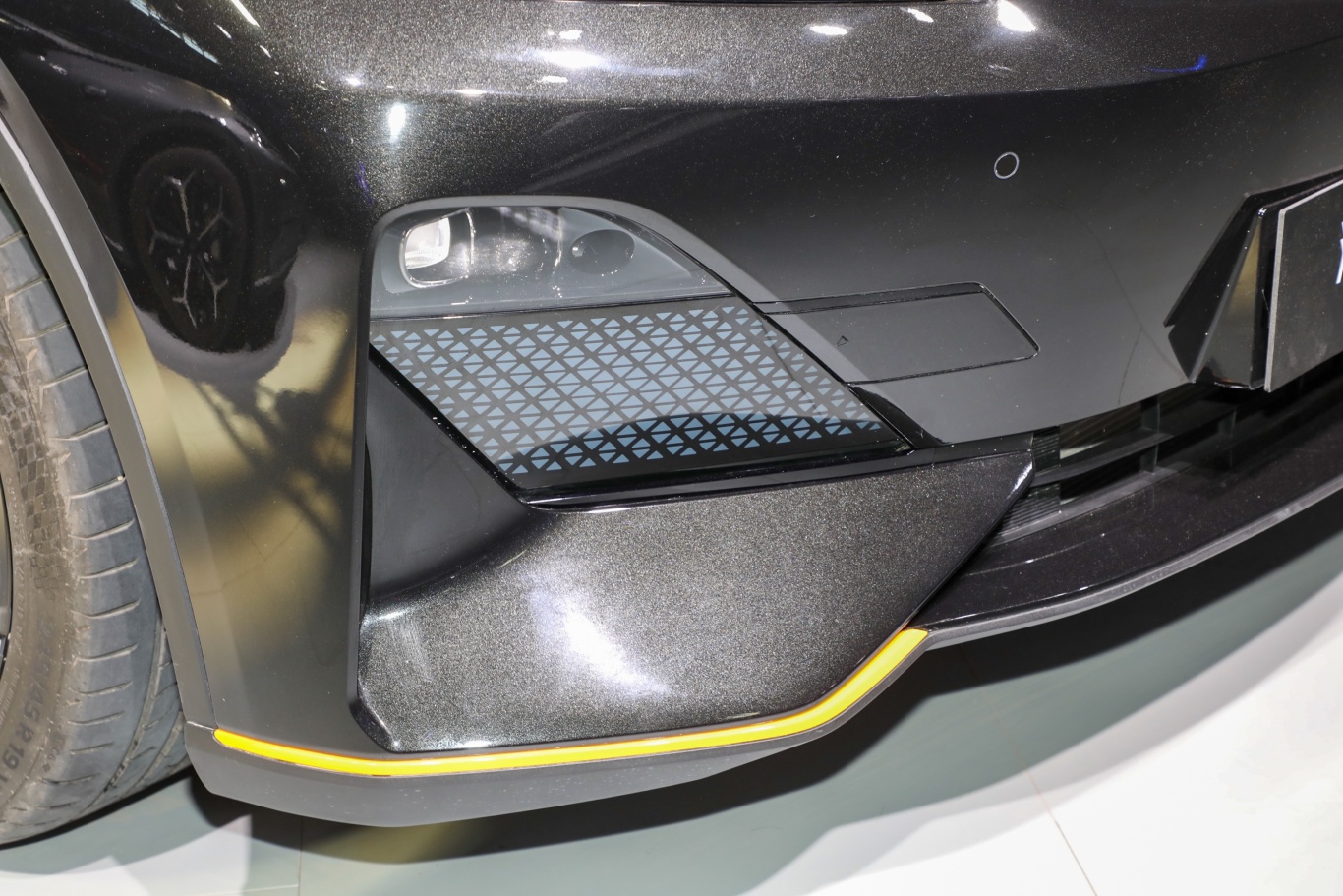 【深蓝SL03增程版 200km Max 2周年黑金骑士版外观图片-汽车图片大全】-易车