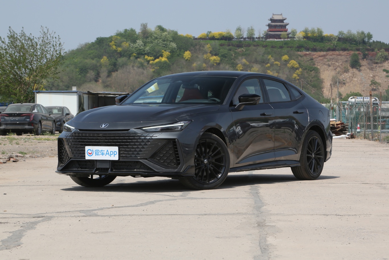 【长安UNI-V2.0T 经典运动型侧前45度车头向左水平图片-汽车图片大全】-易车