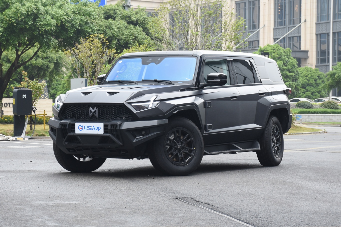 【猛士917增程版 200km侧前45度车头向左水平图片-汽车图片大全】-易车