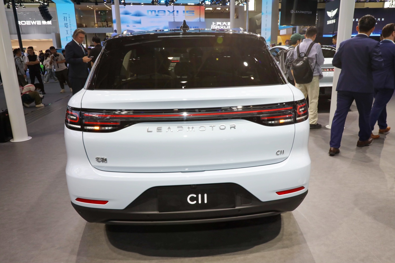 【零跑C11纯电版 580km 580四驱激光雷达版图片-汽车图片大全】-易车