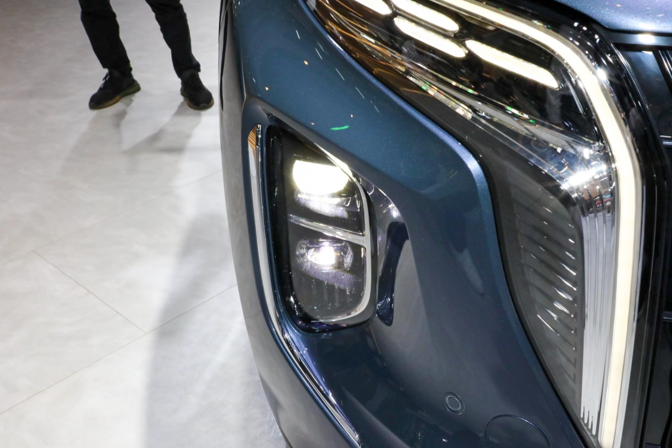 【红旗HS7 PHEV2.0T 100km 四驱旗领版 6座图片-汽车图片大全】-易车