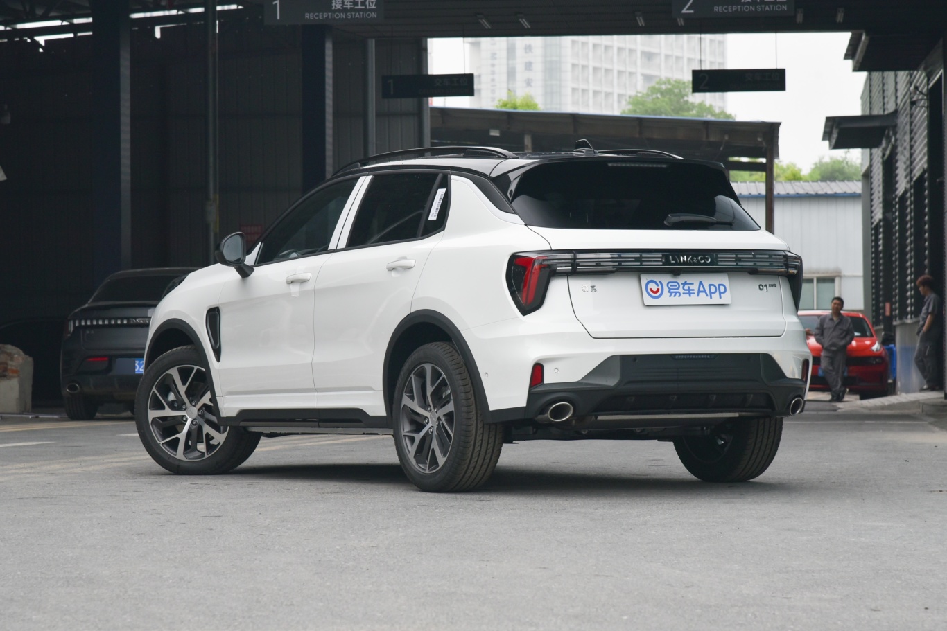 【领克012.0T 四驱劲Halo侧后45度车头向左水平图片-汽车图片大全】-易车