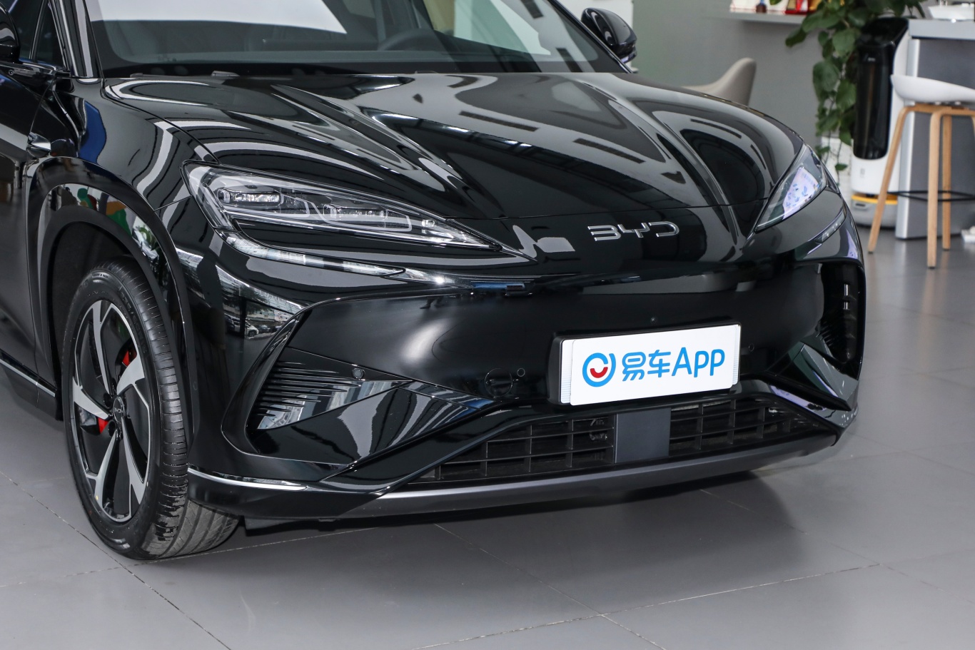 【海狮07EV610km 后驱610智航版前格栅侧俯拍图片-汽车图片大全】-易车