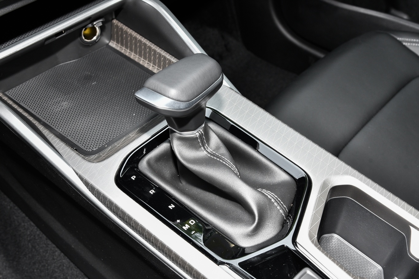 【帝豪第4代 1.5L CVT龙腾版换挡装置图片-汽车图片大全】-易车