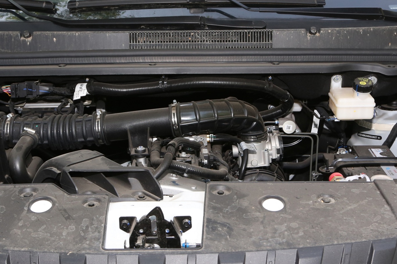 【锐胜王牌M72.0L 手动长轴舒适型 7座 CNG发动机特写图片-汽车图片大全】-易车