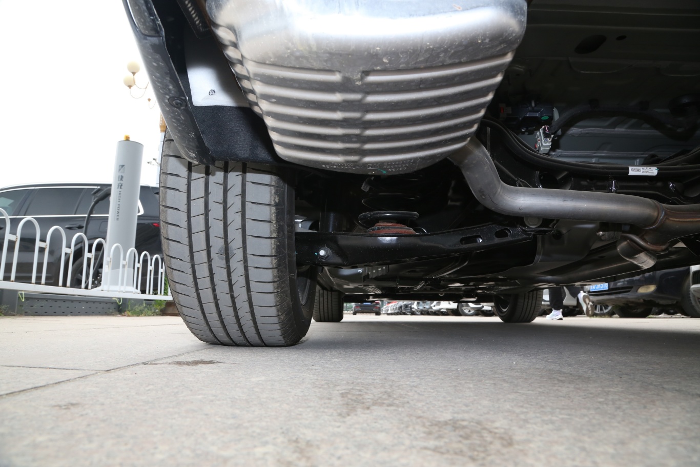 【昂科威昂科威Plus 28T 两驱尊享版动力底盘图片-汽车图片大全】-易车