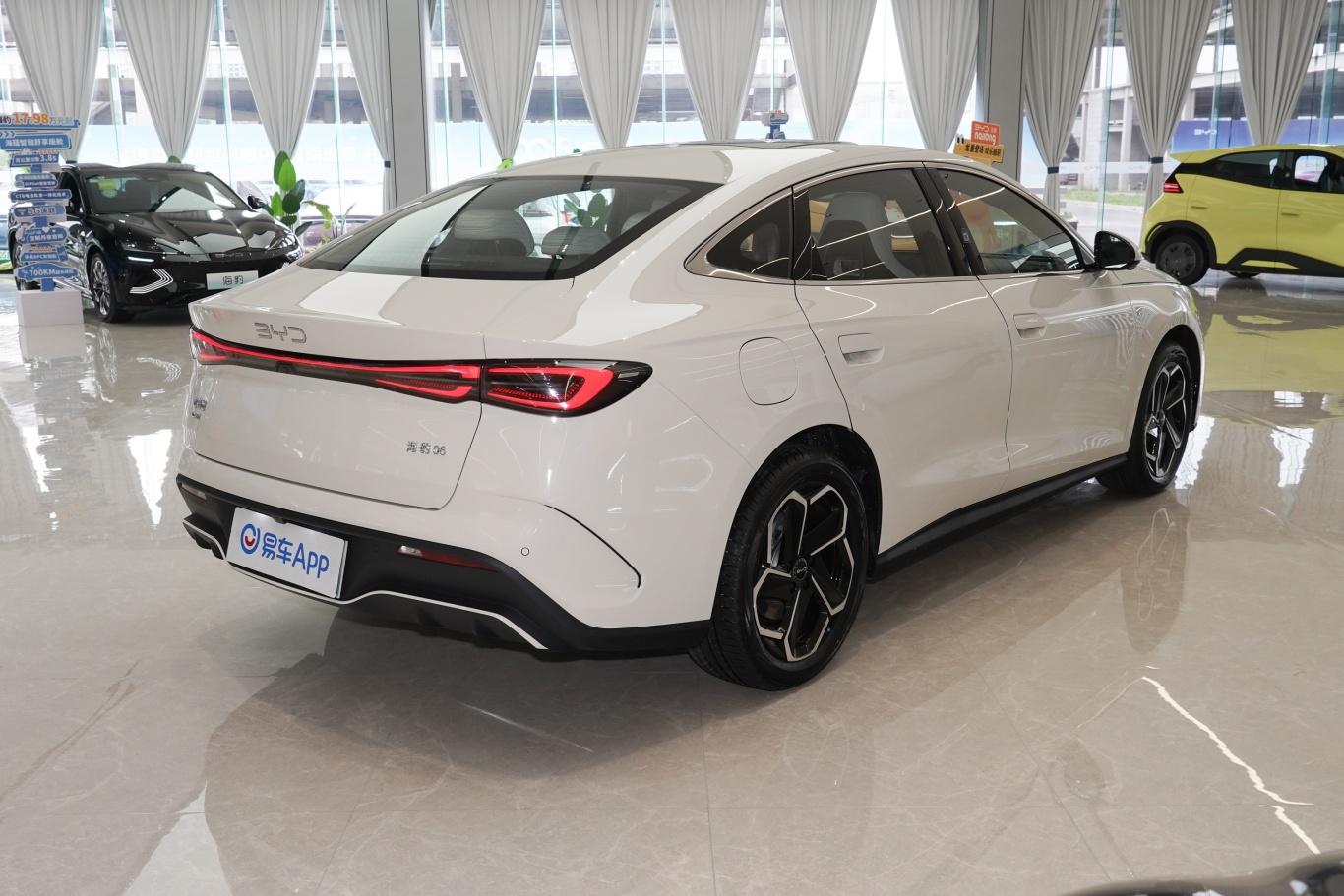 【海豹06DM-i1.5L 120km 旗舰型侧后45度车头向右水平图片-汽车图片大全】-易车