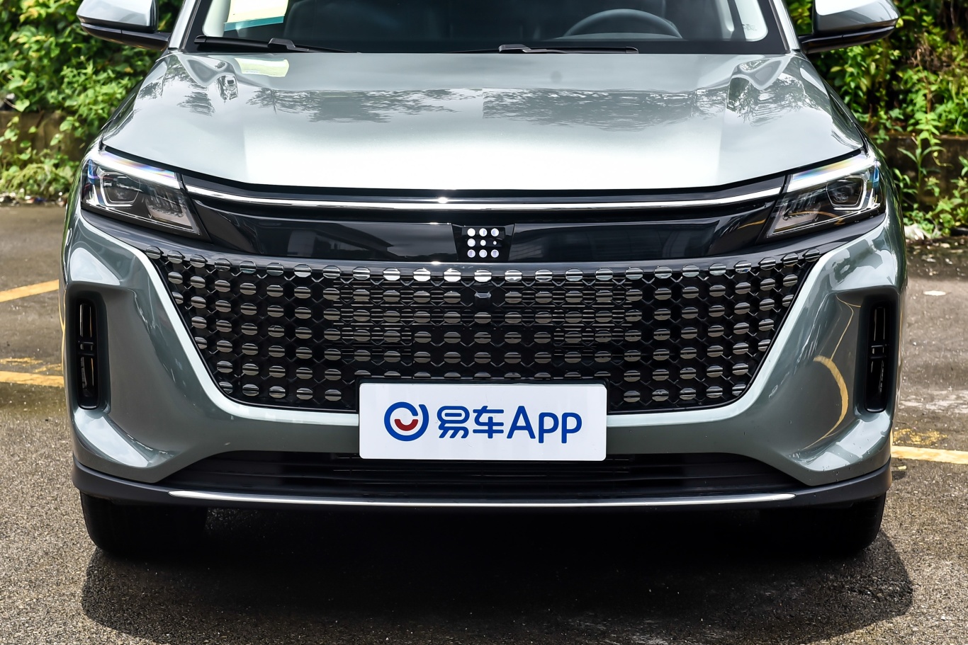 【蓝电e5荣耀版 1 5l 100km 畅享型 5座外观细节图片 汽车图片大全】 易车