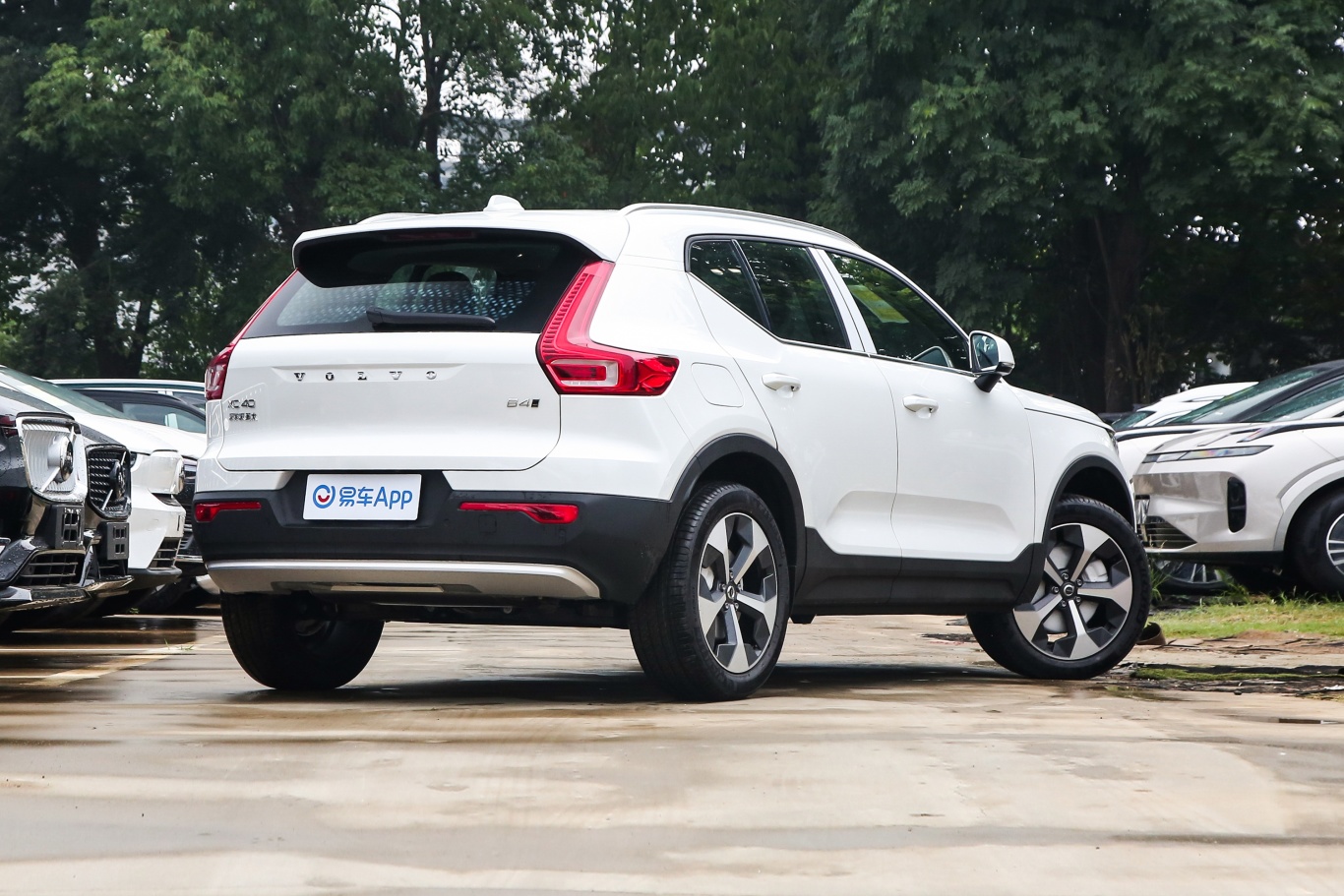 【沃尔沃XC40B4 四驱智远豪华版侧后45度车头向右水平图片-汽车图片大全】-易车