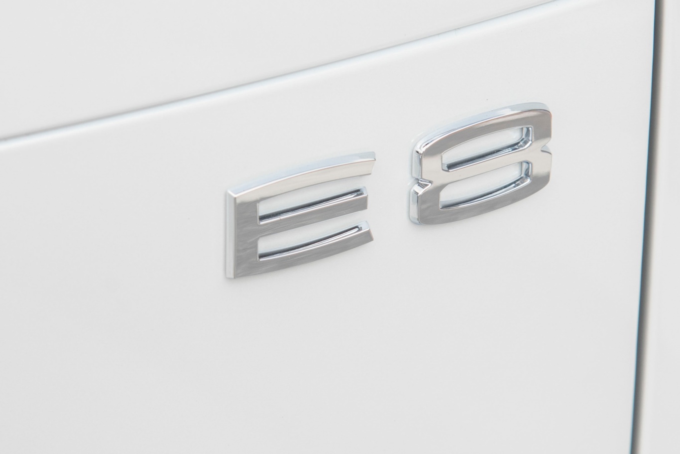 【传祺E8荣耀系列 2.0L 荣耀版外观细节图片-汽车图片大全】-易车